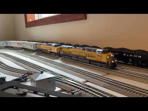 Lionel Legacy AC6000 & C44-9W Lashup! (Video 2 of 2) - YouTube