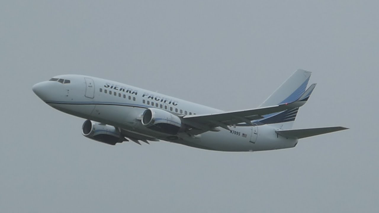 *RARE* Sierra Pacific Airlines Boeing 737-5L9 [N709S] Takeoff from PDX ...