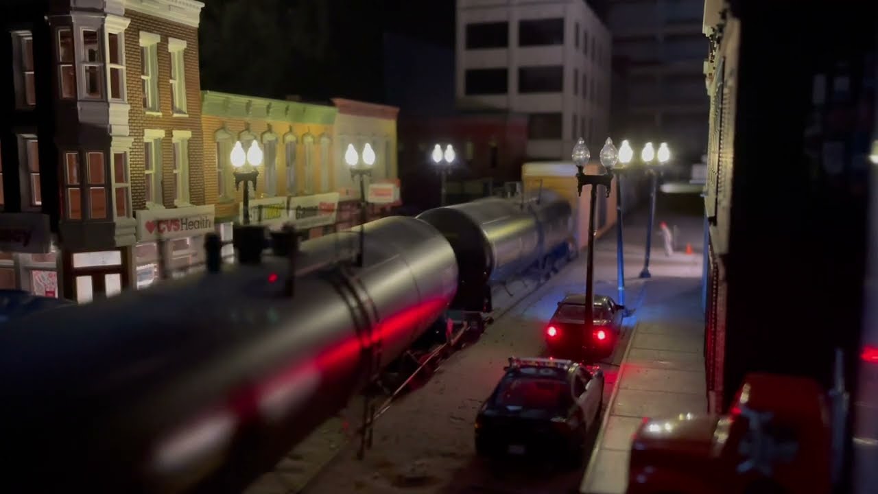 HO Scale Night Time Trains & My Favorite Ho Scale Night Time Photos ...