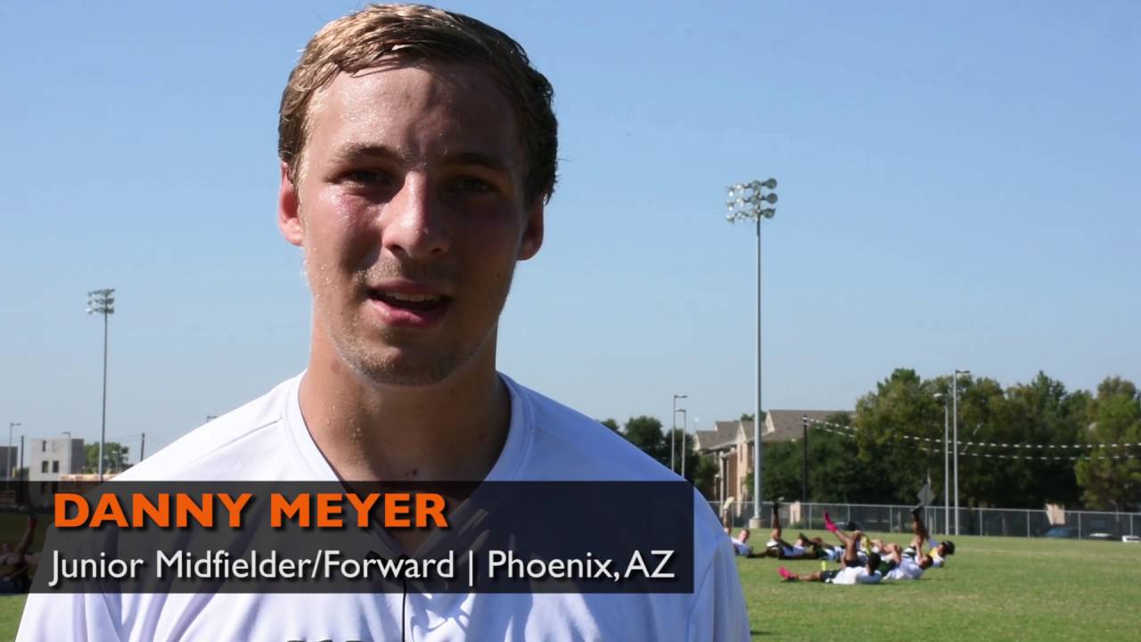 UT Dallas Men's Soccer Dynamic Duo - YouTube