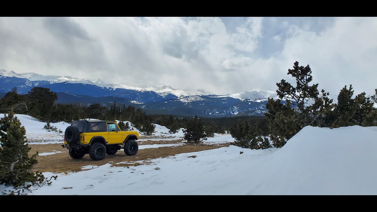 R2.8 Cummins Bronco - Snow Wheeling - YouTube