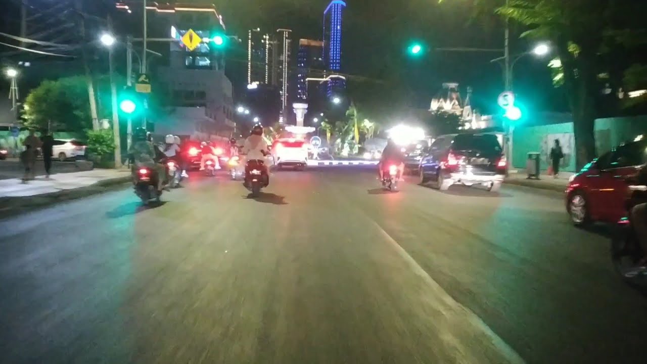 kawasan delta plaza dan bambu runcing surabaya - YouTube