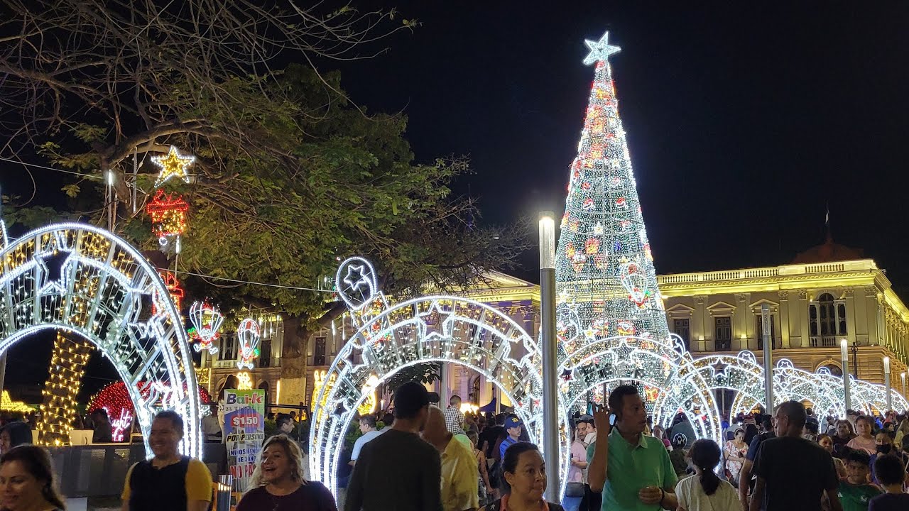 En vivo desde El Centro Historico de El Salvador, Noches de Navidad ...