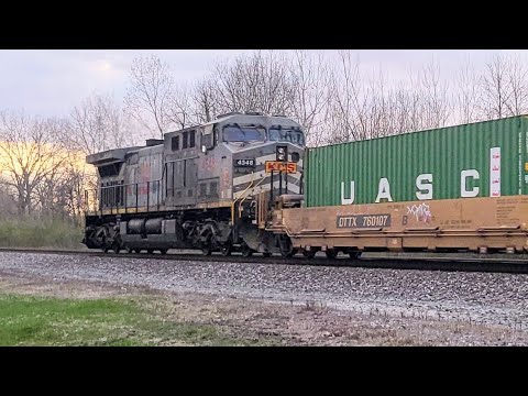 HIGHBALL 60MPH!!! - CSX Intermodal I166 - CP ES44AC #8952 + Rear DPU KCSM Grey Ghost AC4400CW ...
