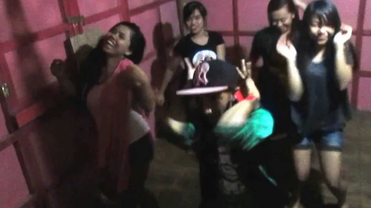 isara mo ang pinto para PINK lahat :) HAHAAHA ..GENTLEMAN :) - YouTube