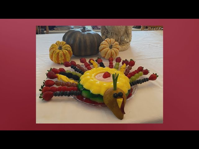 Edible Turkey Centerpiece Thanksgiving Food Art: Table Centerpiece