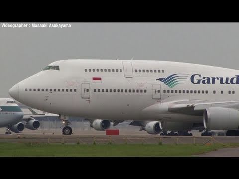 Garuda Indonesia Boeing 747-400 PK-GSI @ Narita [20090919_1124] - YouTube