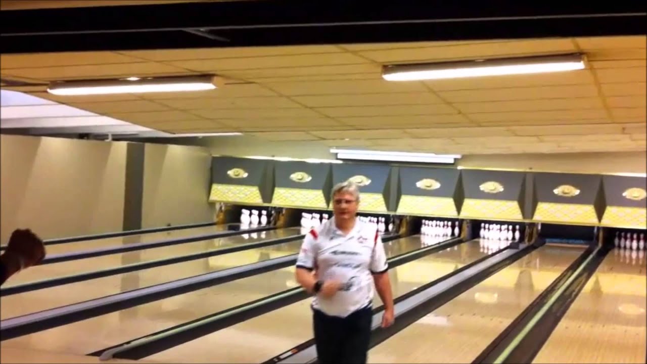 Jens Simonsen 300 game 02-23-11 Bowl-O-Rama - YouTube