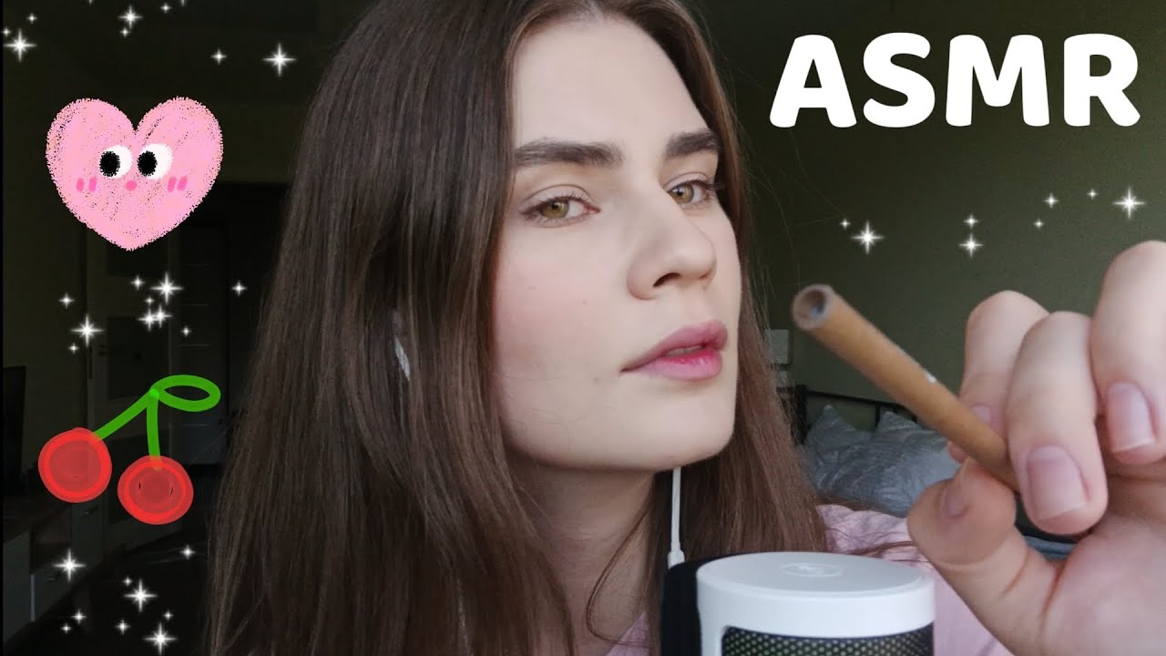 LUNA asmr | АСМР Тыкаю в лицо 🌝 Липкий и неразборчивый шепот - YouTube