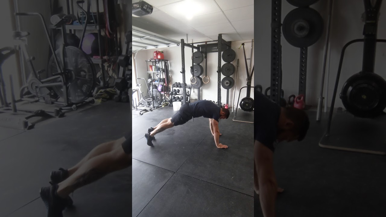 Plank with Max protraction - YouTube