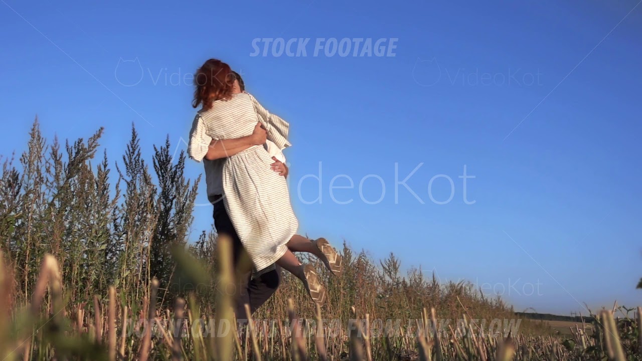 Romantic couple are running to each other to hug and spin around - YouTube