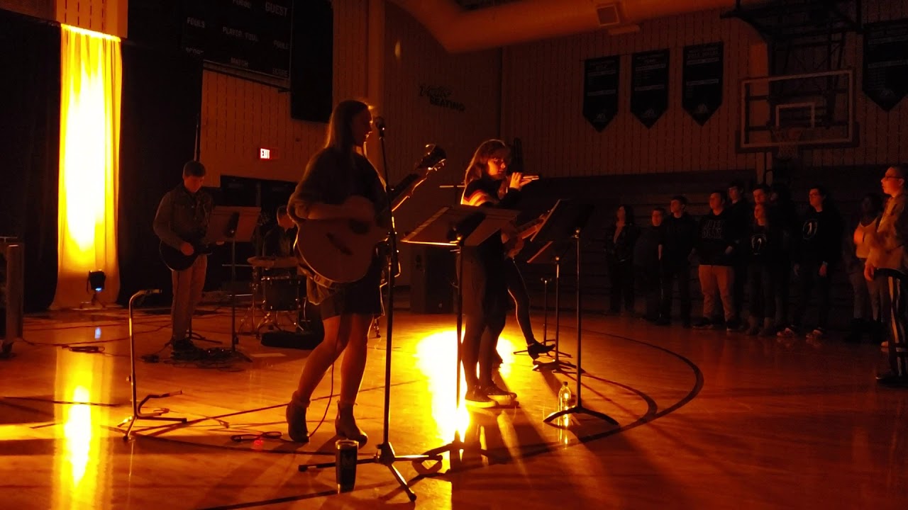 Danielle Harding leading "Freedom", 11/26/19 VLHS Chapel - YouTube