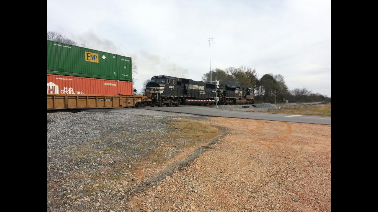 :HD: Norfolk Southern Auto Racks & Intermodal Southbound - YouTube