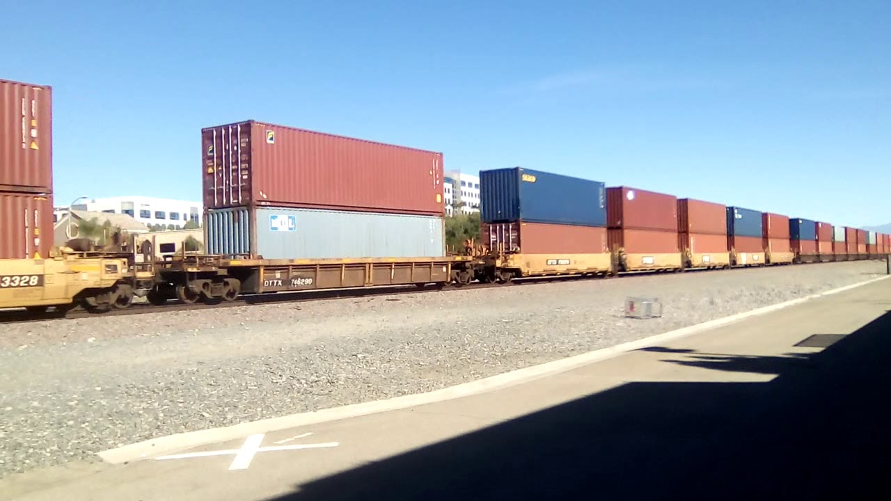 BNSF 4347 Westbound Double Stack Intermodal Train - Corona ,CA 12/8 ...