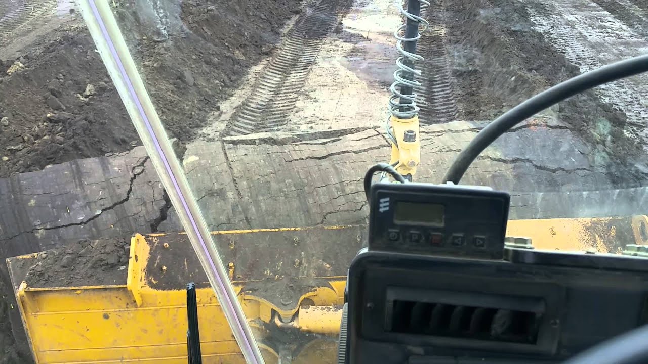 764 Deere Cutting Sub-Grade - YouTube