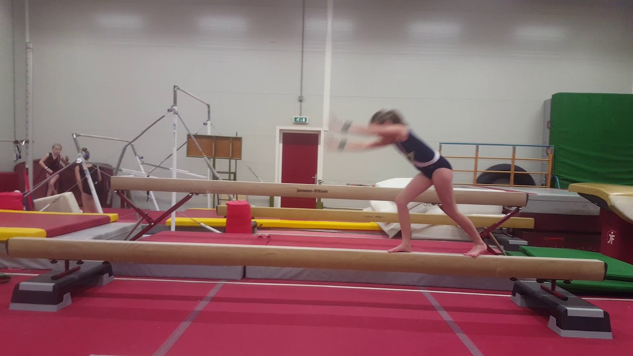 Fenna- radslag op balk - YouTube
