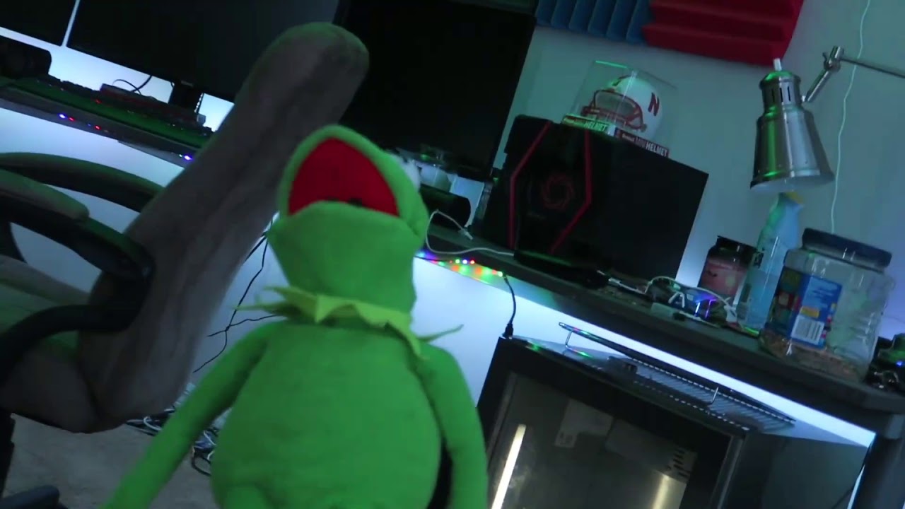 Kermit talking shit - YouTube