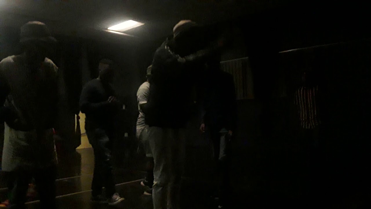 Zolani Center Liandro Bars - YouTube