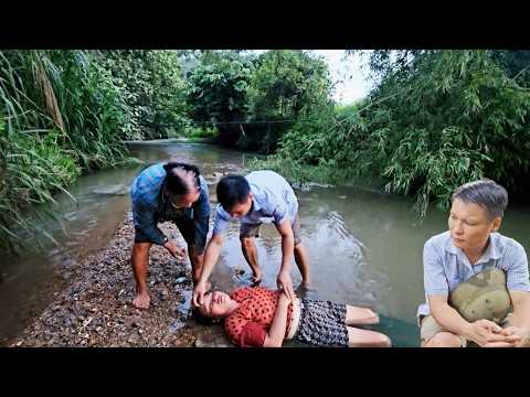 The ugly girl was furious because Officer Tuyen stubbornly refused to marry her