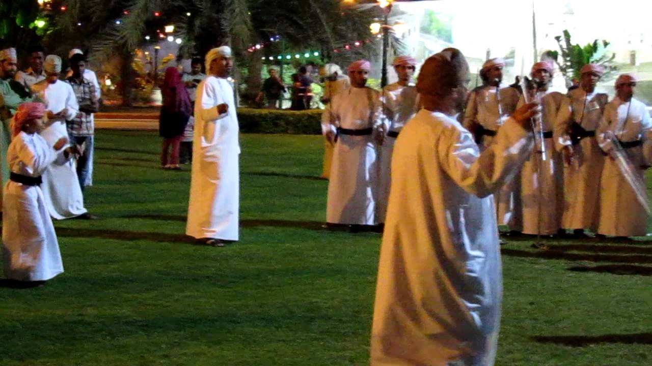 Omani Dance Muscat Festival 2012.MOV - YouTube
