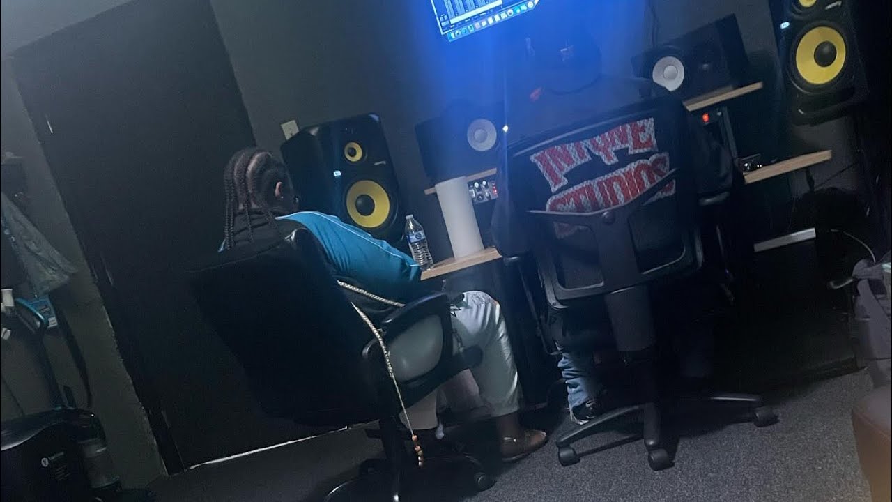 Demilade Better days - YouTube