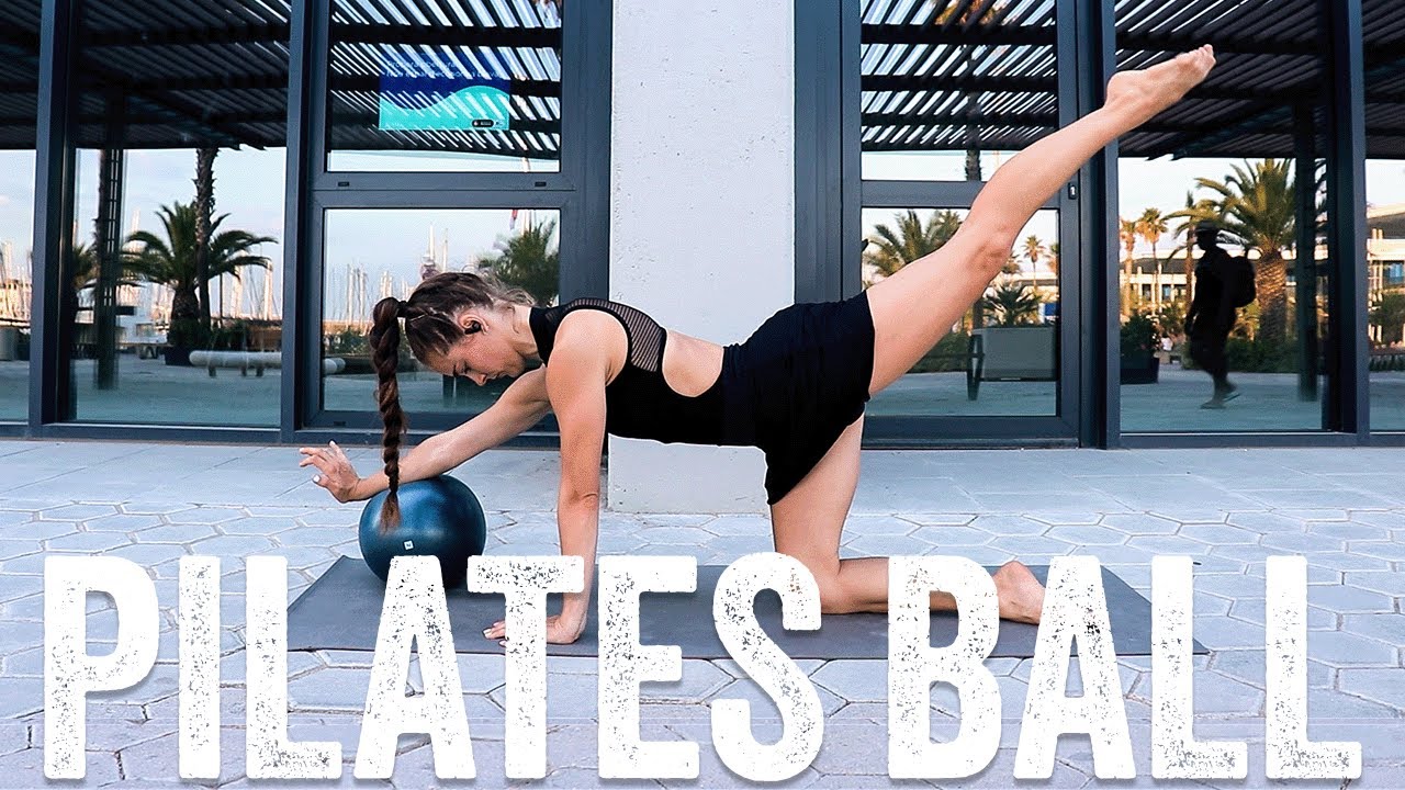 25 MIN PILATES BALL CLASS | for a Strong Core and Abs - YouTube