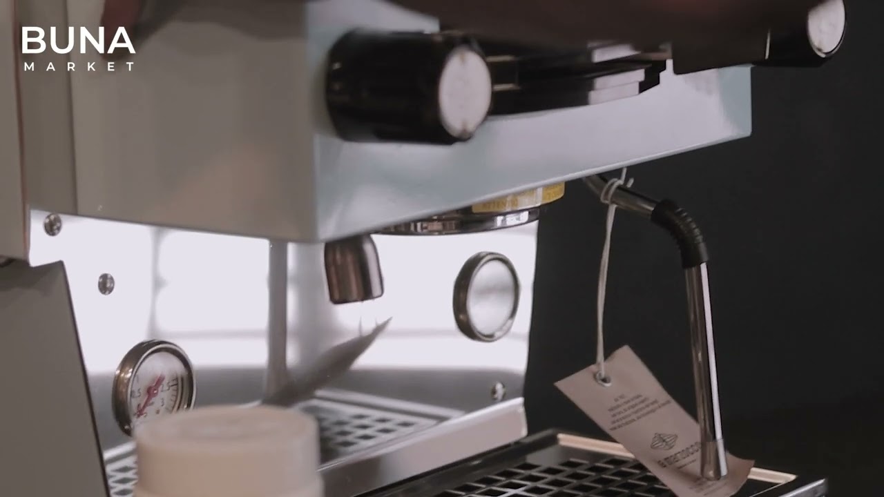 La Marzocco Linea Mini 2022 Plug & Play - Unboxing, Setting Up, First ...