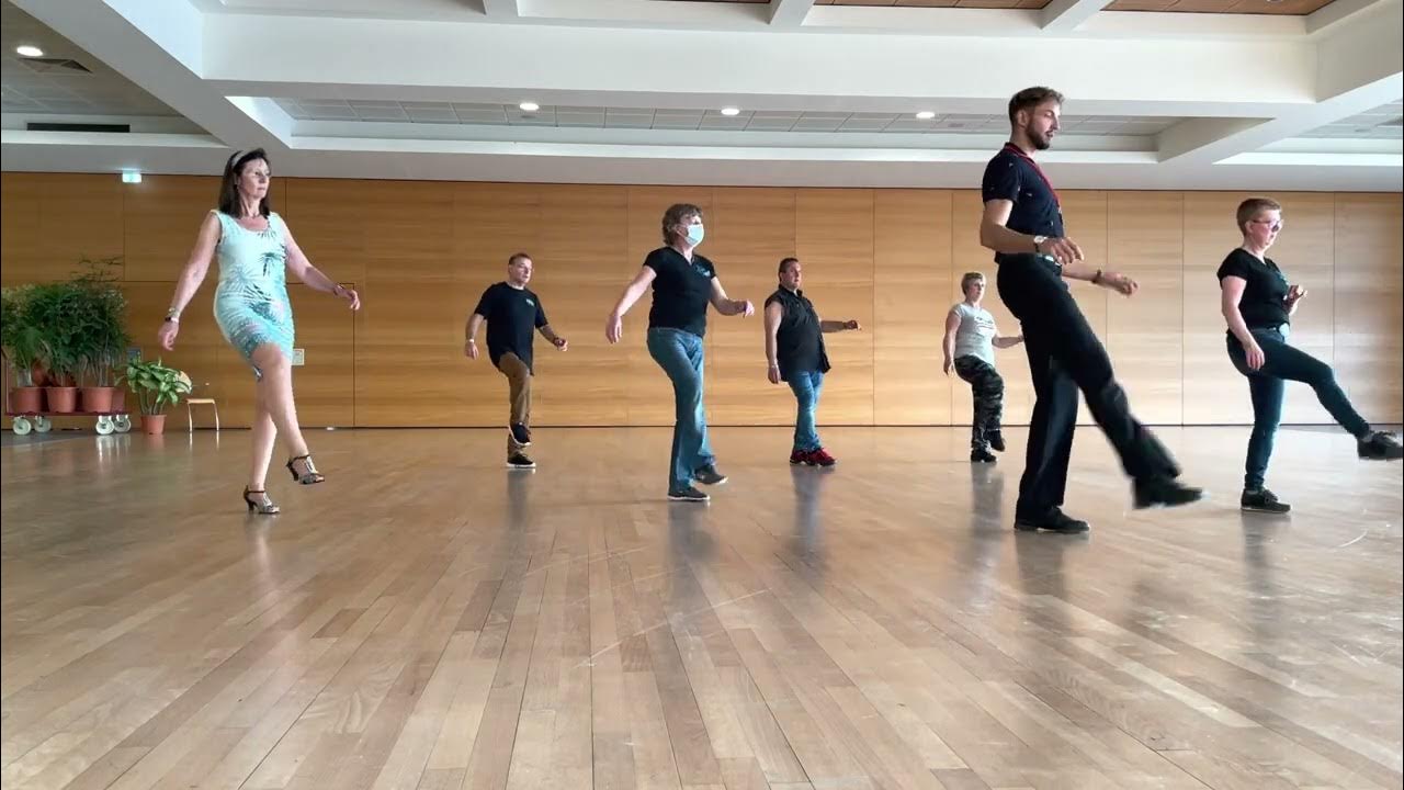 TRAITOR Line Dance de Colin Ghys et Ria Vos - YouTube