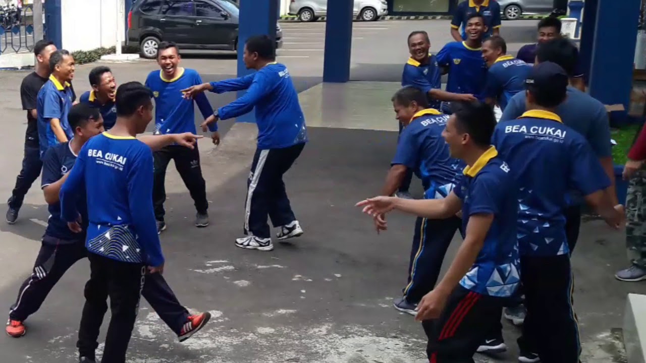 Fun Game "Patung Knalpot Berdansa" - YouTube