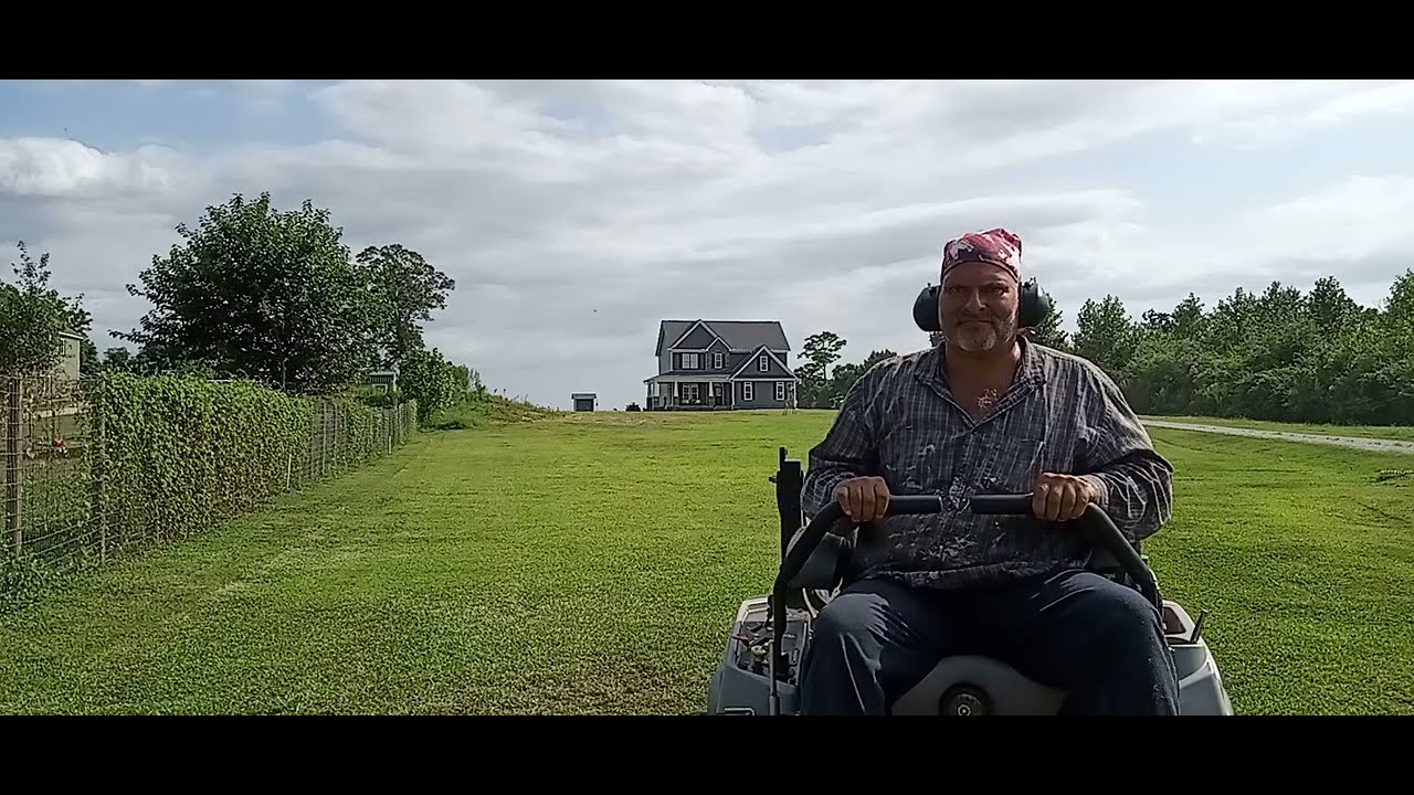 MOWING GRASS FAST WITH THE EX MARK LAZER Z - YouTube