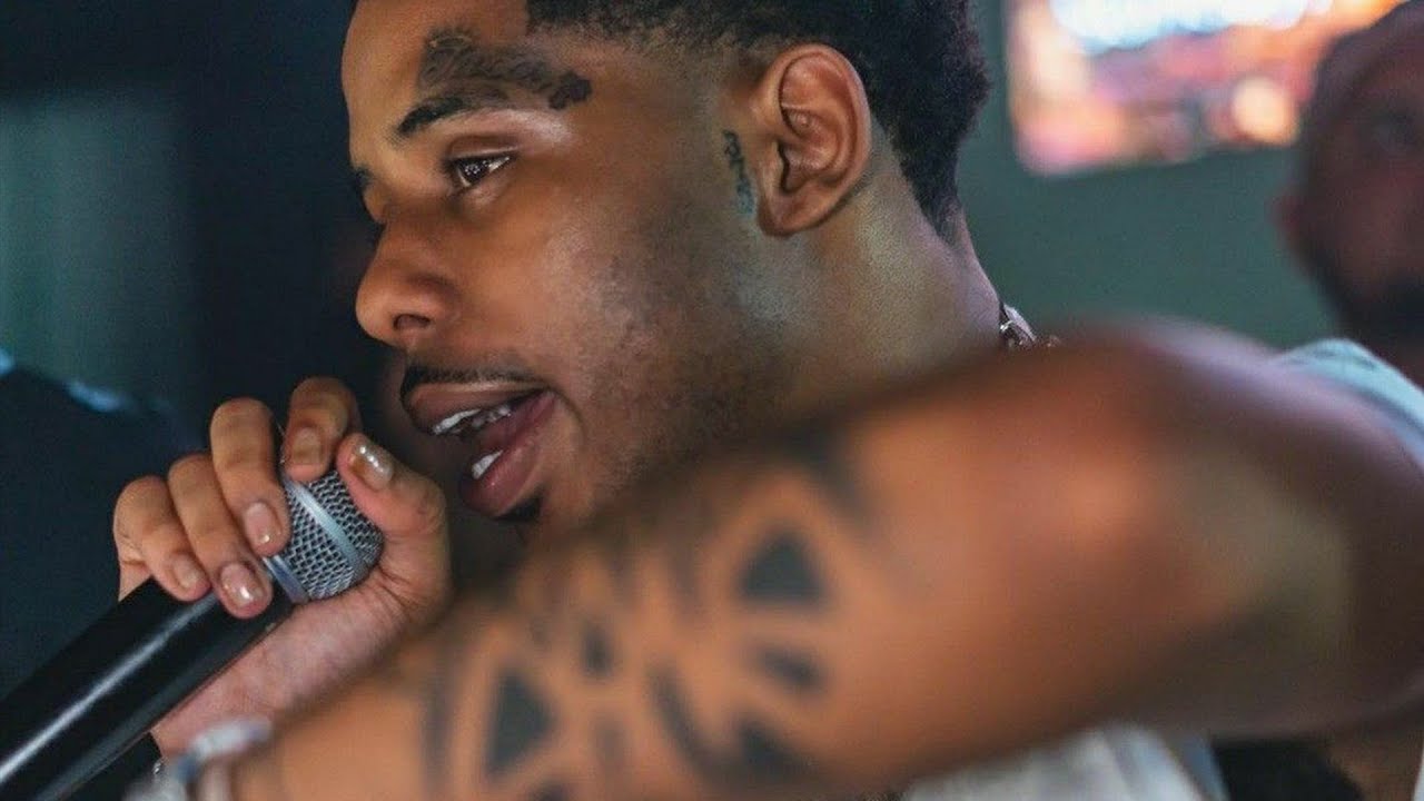 Pooh Shiesty & Gucci Mane - Red And Black (feat. Moneybagg Yo) [Music ...