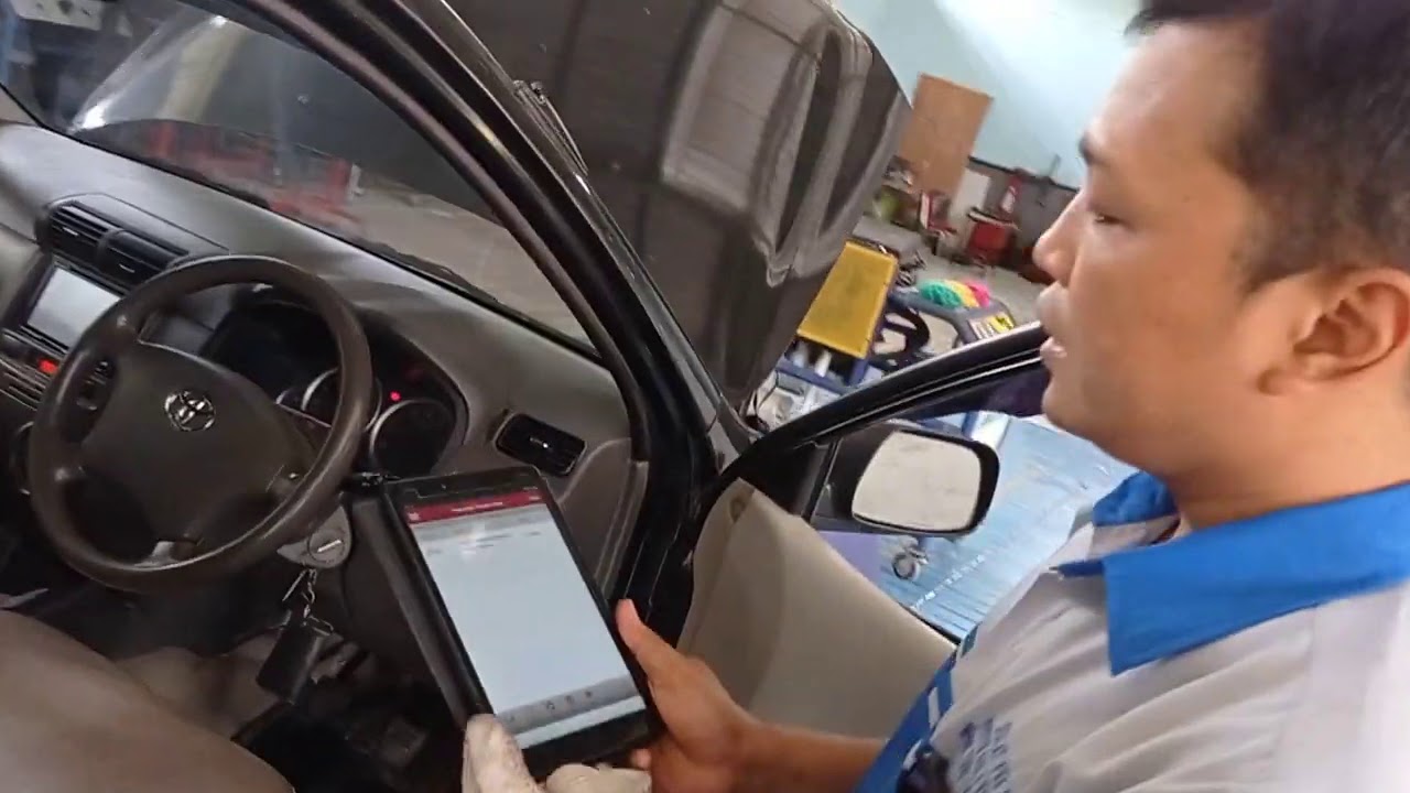 Cara memeriksa kerusakan mobil efi dengan scantools - YouTube