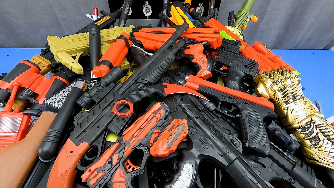 Deadpool Weapons - Red & Black Color Guns - Deadly Dangerous - YouTube
