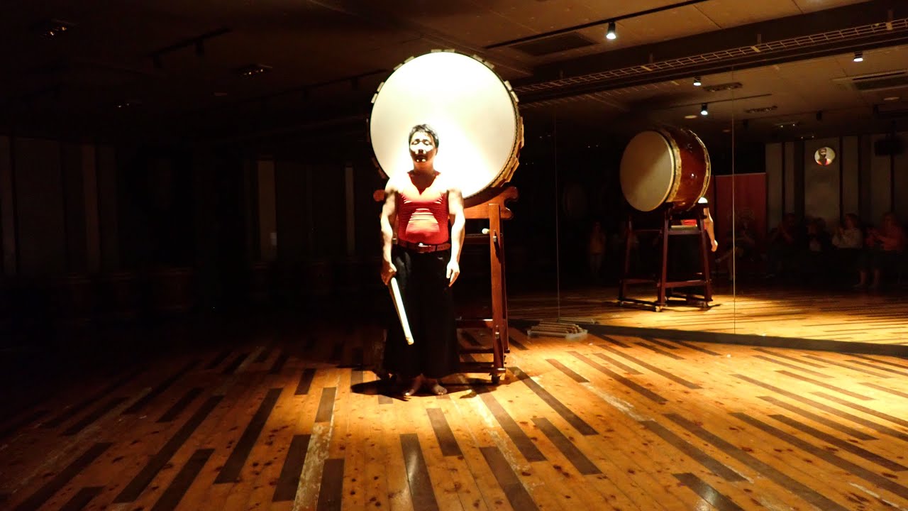 Tokyo Japan, Japanese Taiko Drumming - YouTube