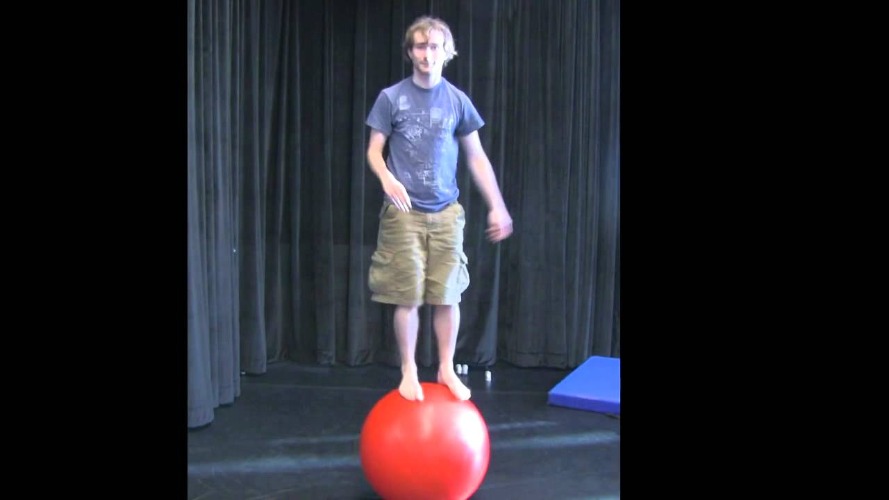 Walking Globe-jump mount - YouTube