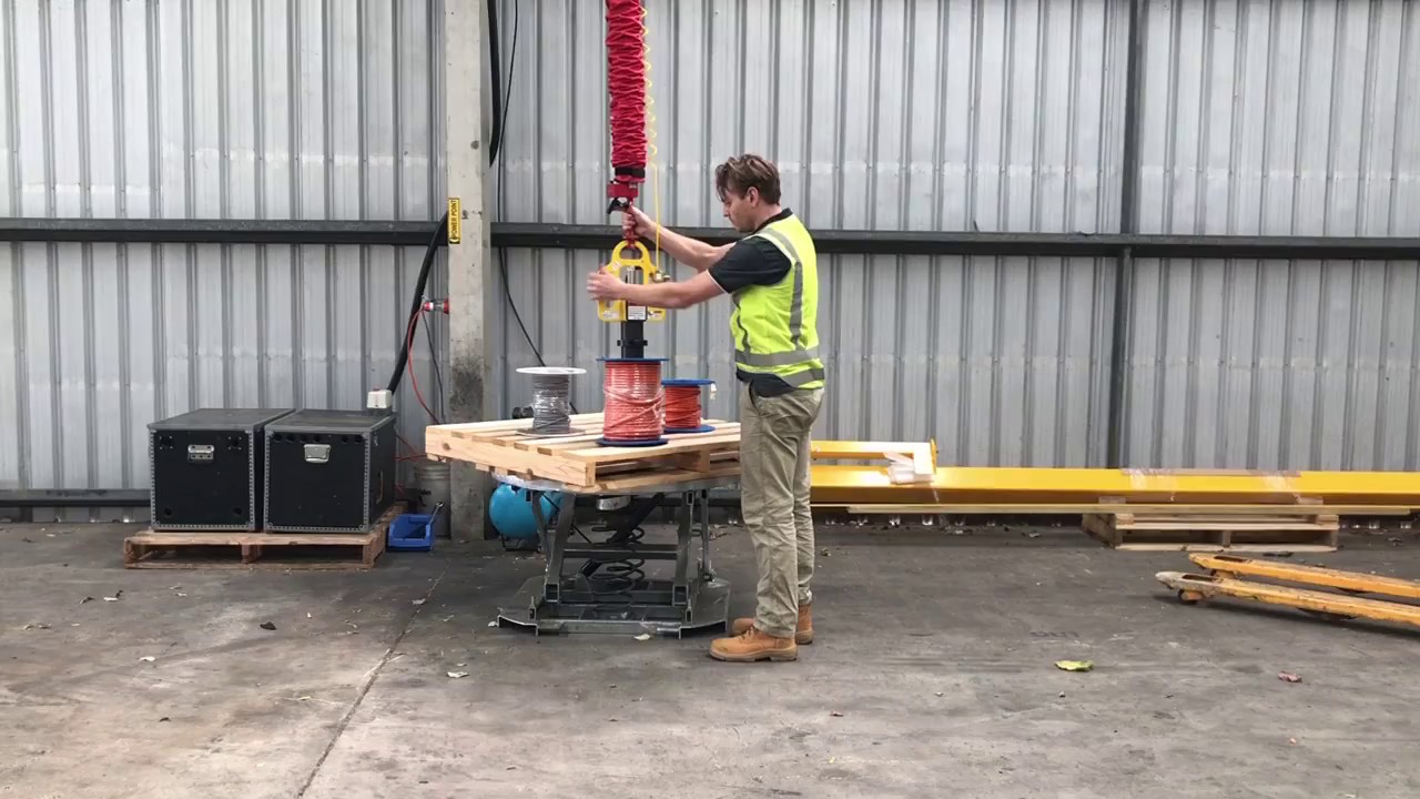 Vacuum lifting with pneumatic expanding mandrel - YouTube