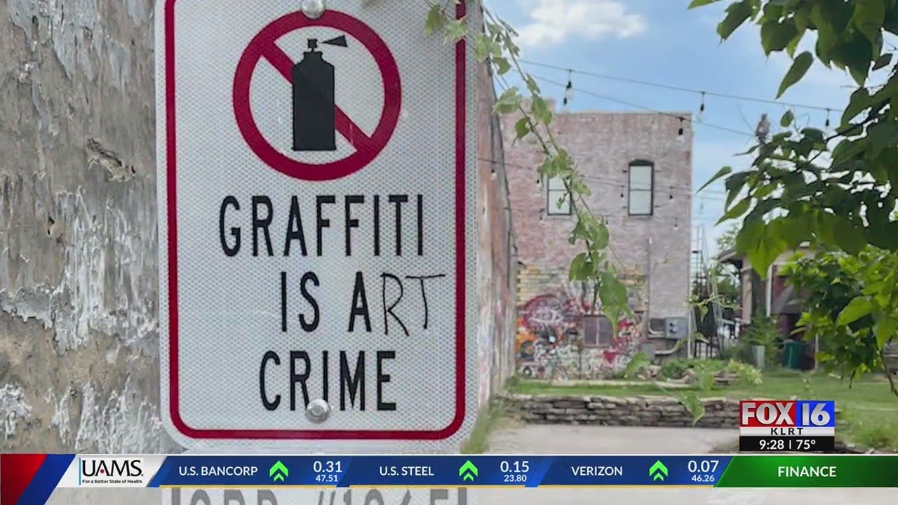 Russellville anti-graffiti sign becomes graffiti - YouTube