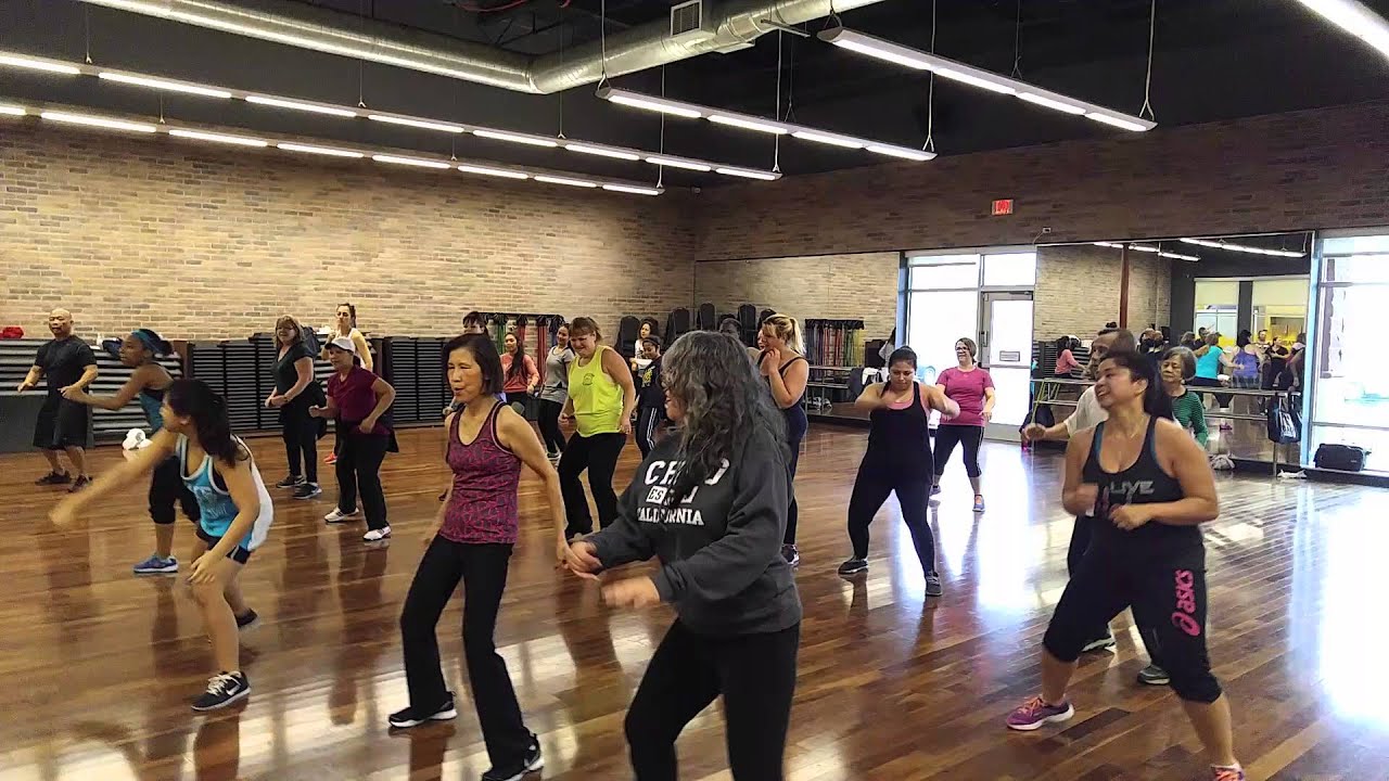 MC Creu's Dança do creu battle - YouTube