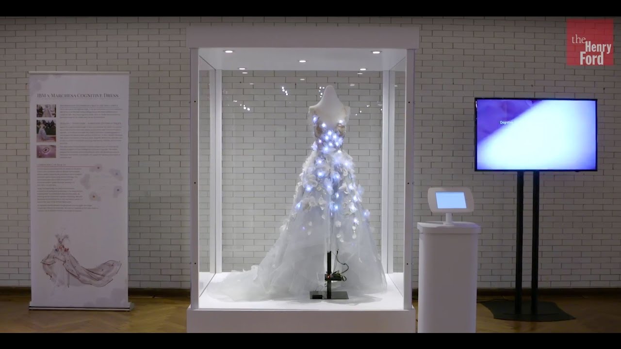 IBM Marchesa Cognitive Dress - YouTube