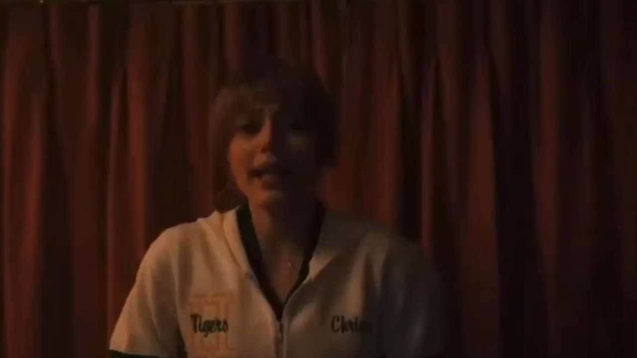 Chrissy Wake Up! - Stranger Things - (1 Hour Loop) - YouTube