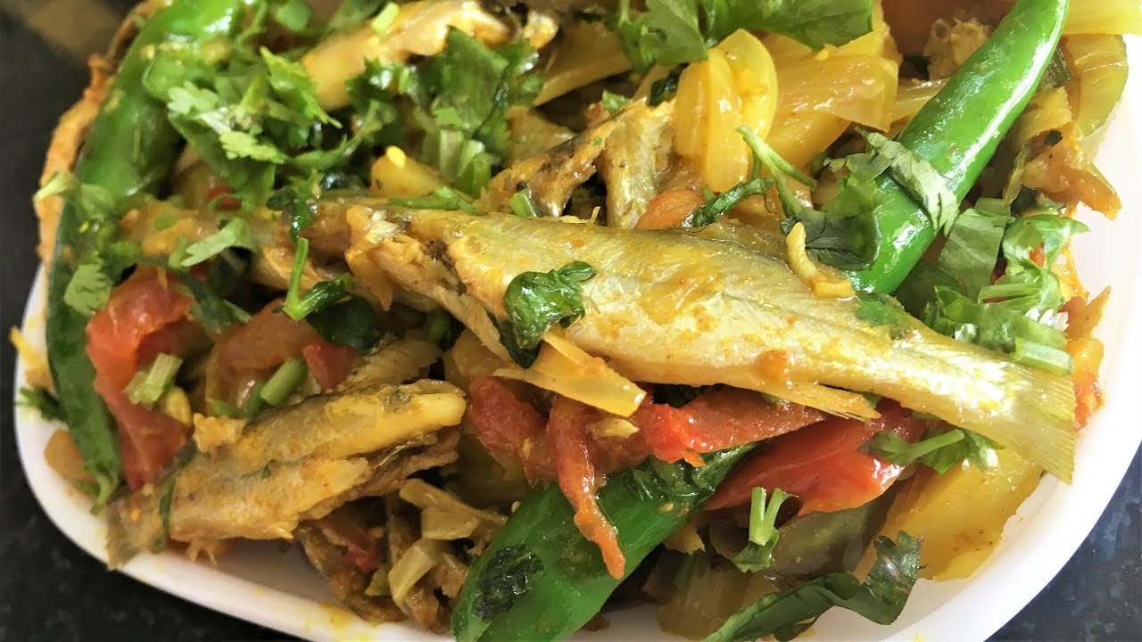 Tengra Machher Bati Chorchori | One-Pot Tangra Fish Recipe - YouTube