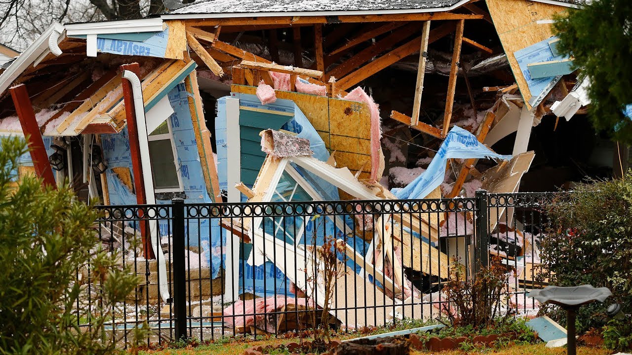 House explosion near Love Field injuries 5 - YouTube
