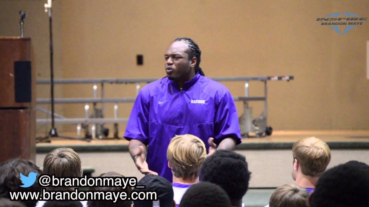 Brandon Maye speaks to Daphne High School Football Team - YouTube