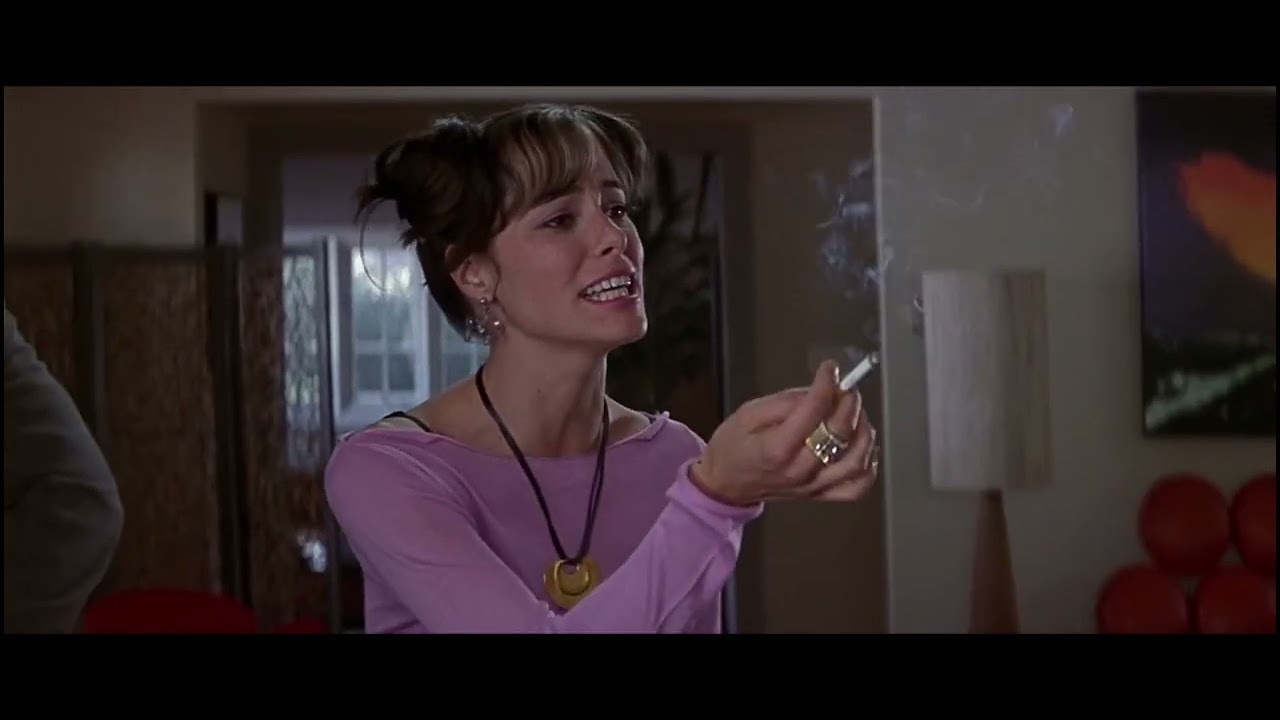 Scream 3 Dewey & Gale talk with Jennifer about the murders scene - YouTube