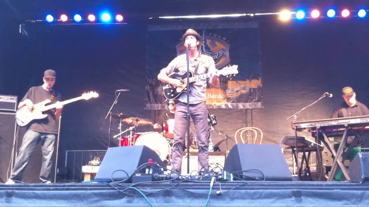 G. Love & Special Sauce Live- "Let the Music Play" - YouTube