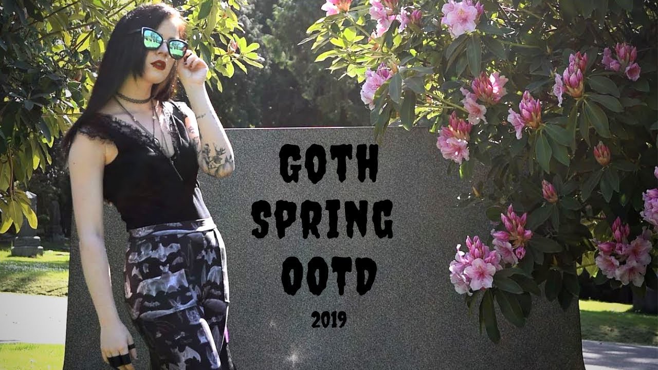 Gone Batty 🦇 Goth Spring OOTD - YouTube