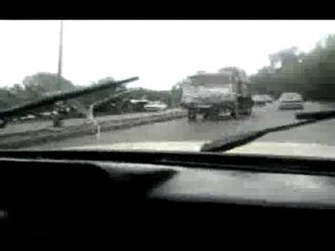 agdas qebele yolunda protuf giren suruculer