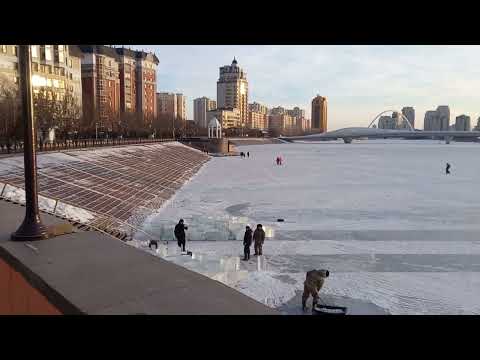 Ishim river is frozen, time for winter activities