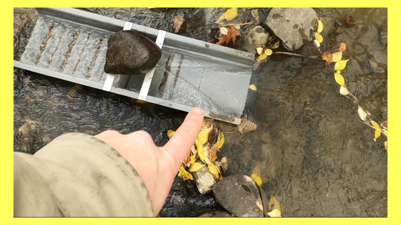 Angus MacKirk sluice in action - YouTube