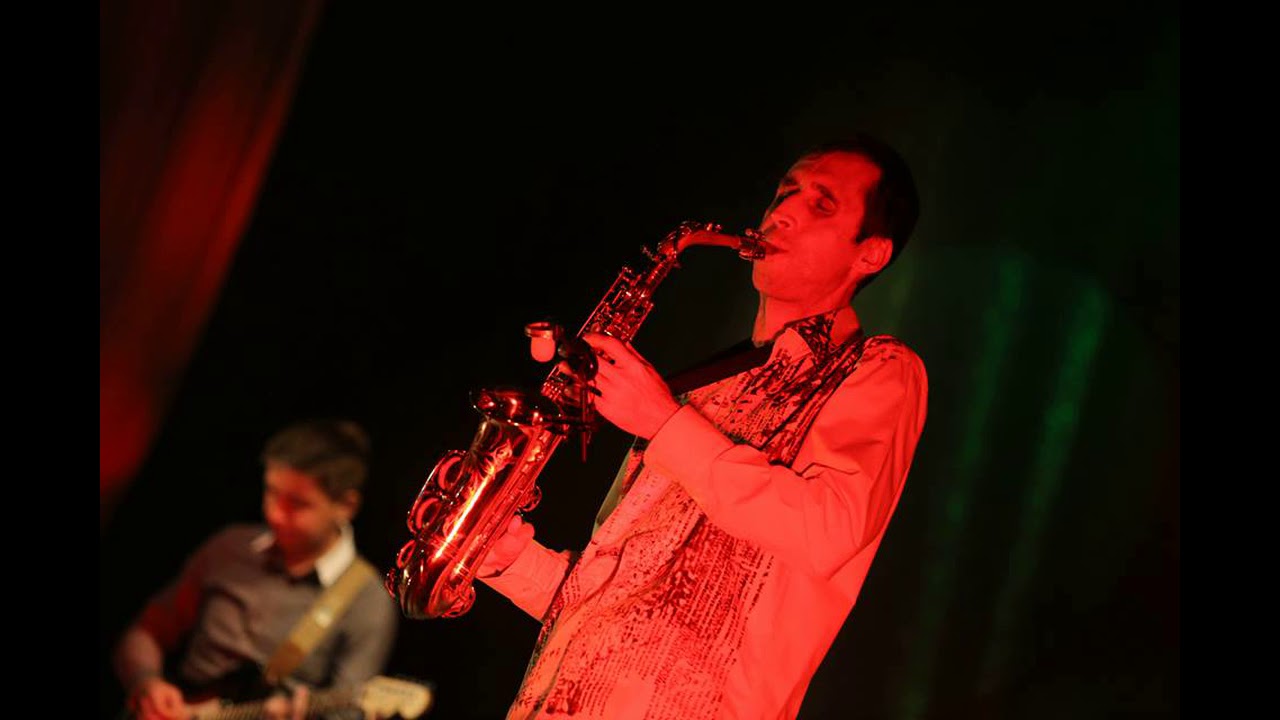 Mad Swing Band (Sax solo) 2011 - YouTube
